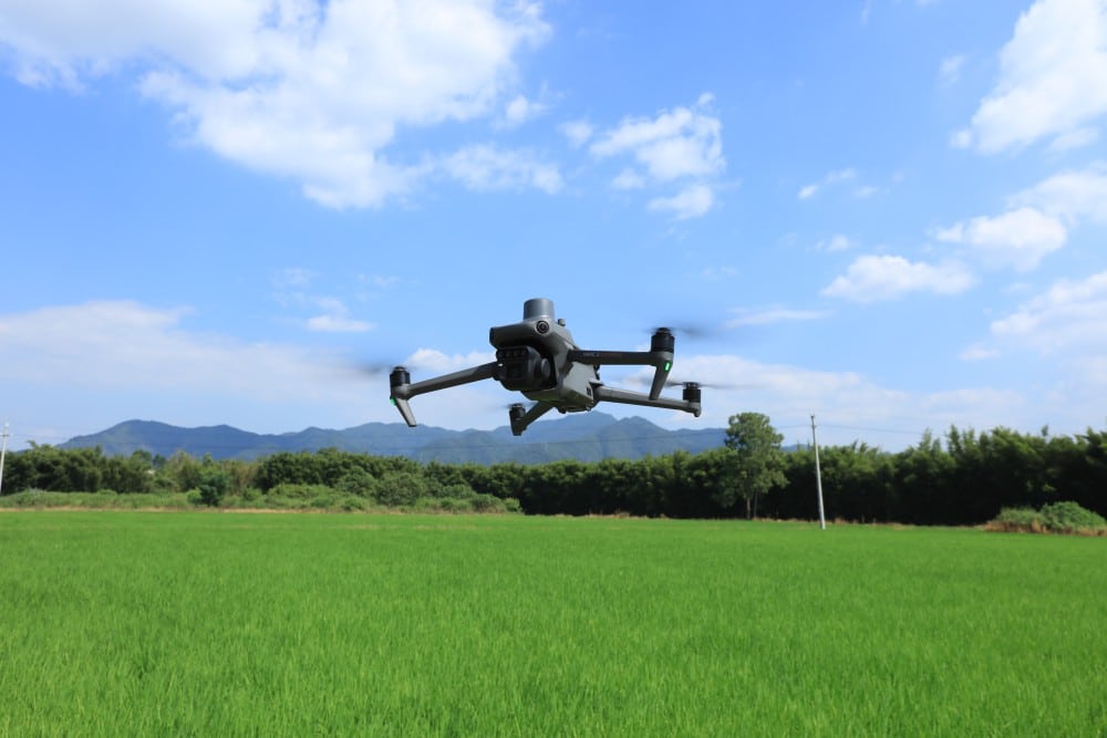 DJI Mavic 3 Multispectral - DRONEHRP - DJI Agricultural Drone Solutions ...
