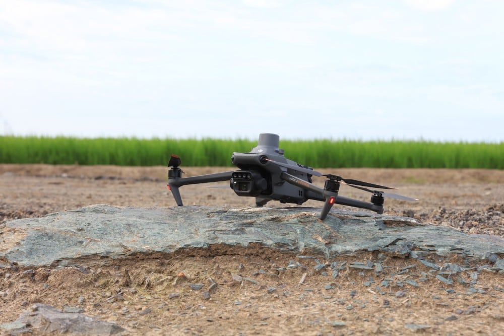 DJI Mavic 3 Multispectral - DRONEHRP - DJI Agricultural Drone Solutions ...